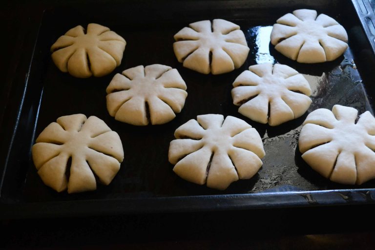 DanPatBbang - Korean Red Bean Paste Bun Recipe – Gayathri's Cook Spot