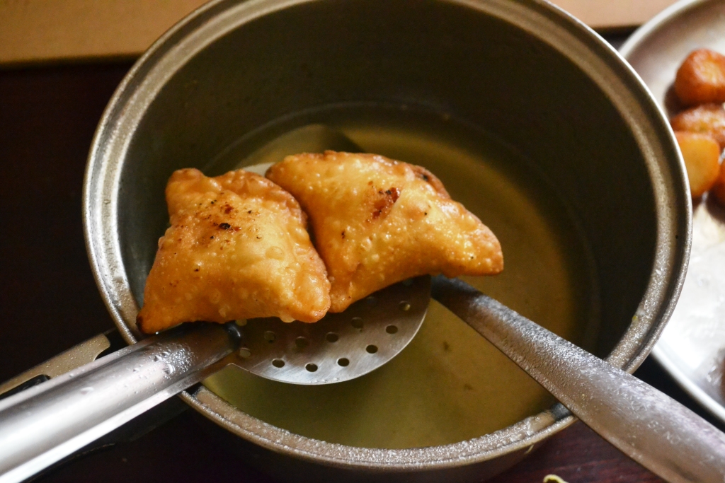Gulab Jamun Samosa Recipe – Gayathri's Cook Spot