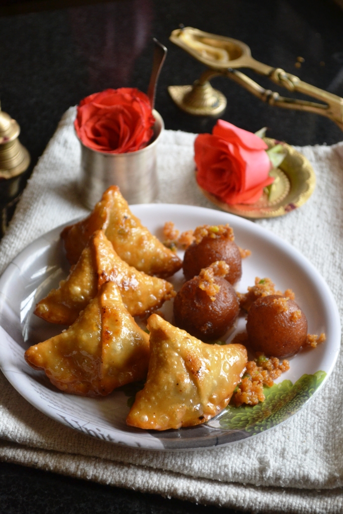 Gulab Jamun Samosa Recipe – Gayathri's Cook Spot