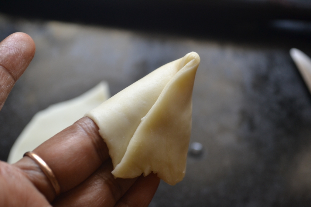 Gulab Jamun Samosa Recipe – Gayathri's Cook Spot