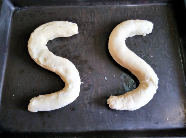 Banketstaven/ Letterbanket/ Dutch Letters Recipe – Gayathri's Cook Spot